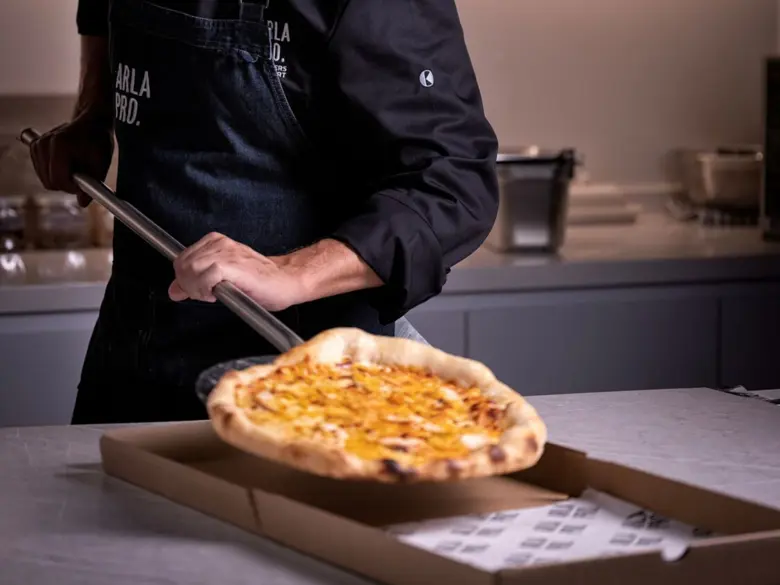 Find the Perfect Pizza Mozzarella for Your Business | Arla® Pro